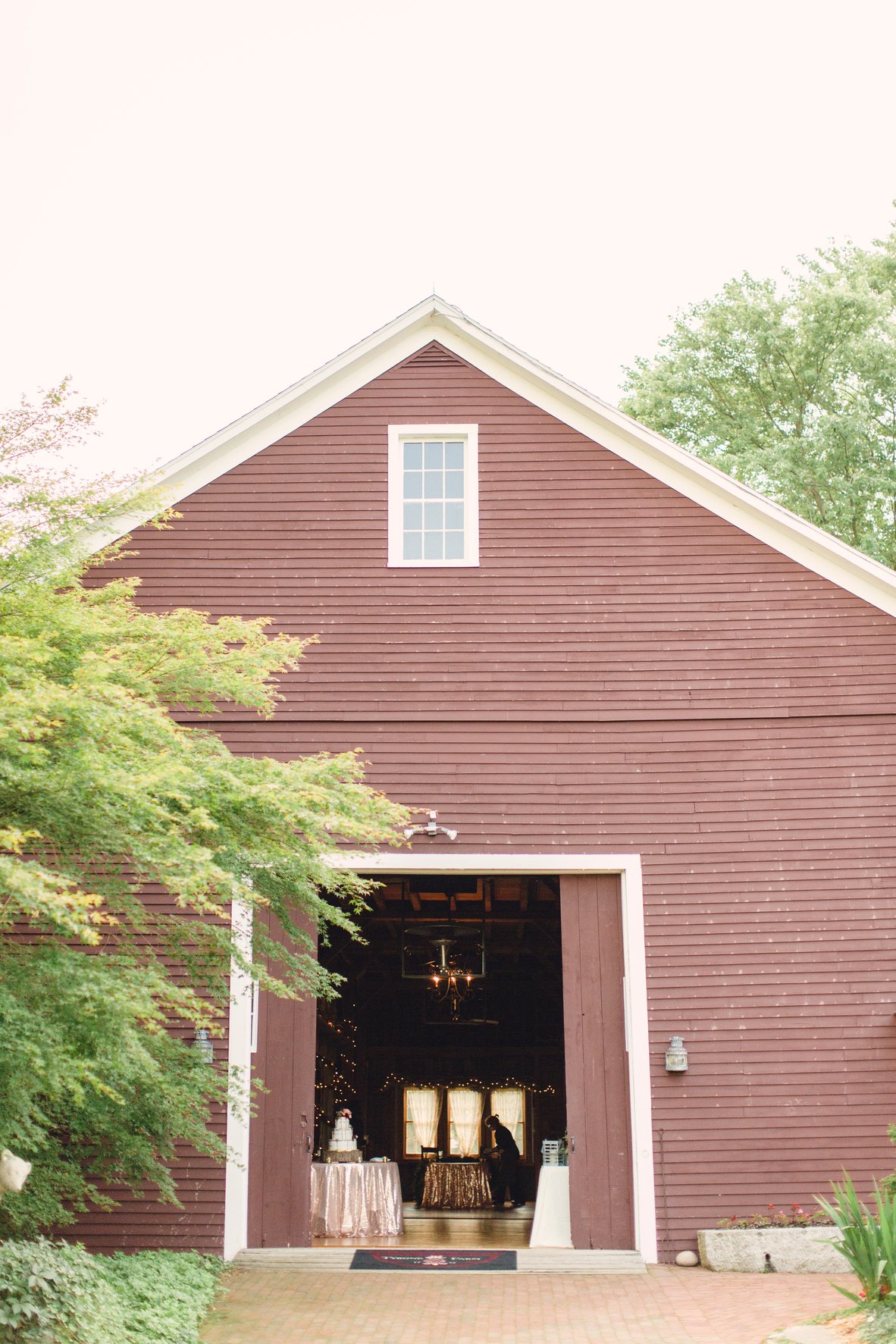 Katy and Rob's Summer Wedding at Tyrone Farm